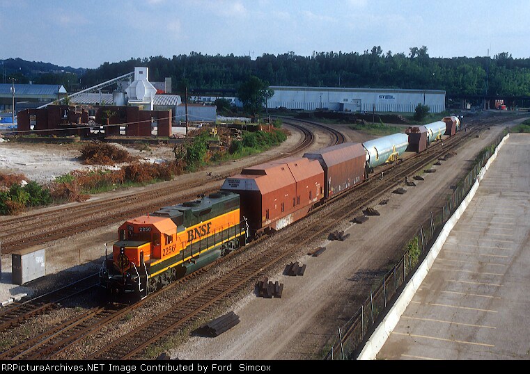 BNSF 2256 @ 23rd Street